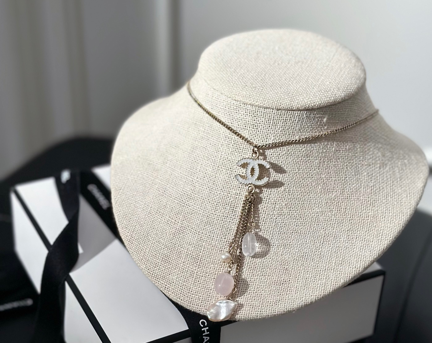 Chanel mother of pearl & crystal cc drop necklace - sinying051911823